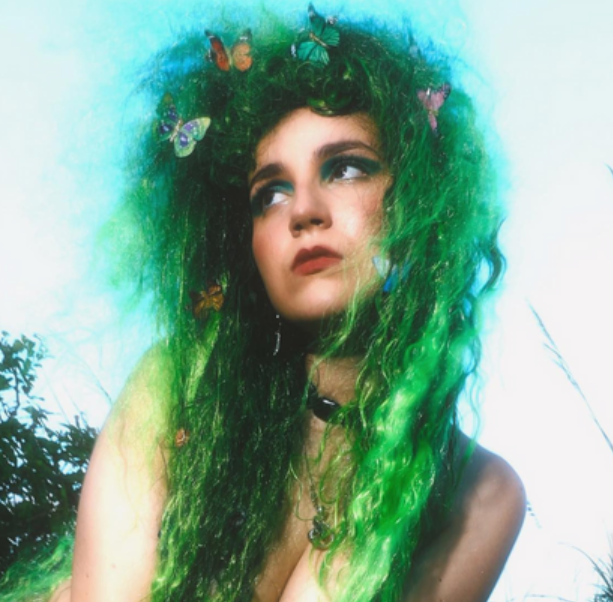 Fitasha: Redefining Spanish Indie Pop with ‘Soy un Iman’ – Voxwave ...