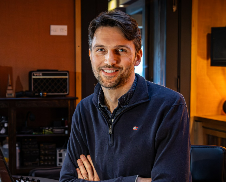 Thomas Hewitt Jones Wrote “Can You Hear Me?” During Lockdown — Five ...