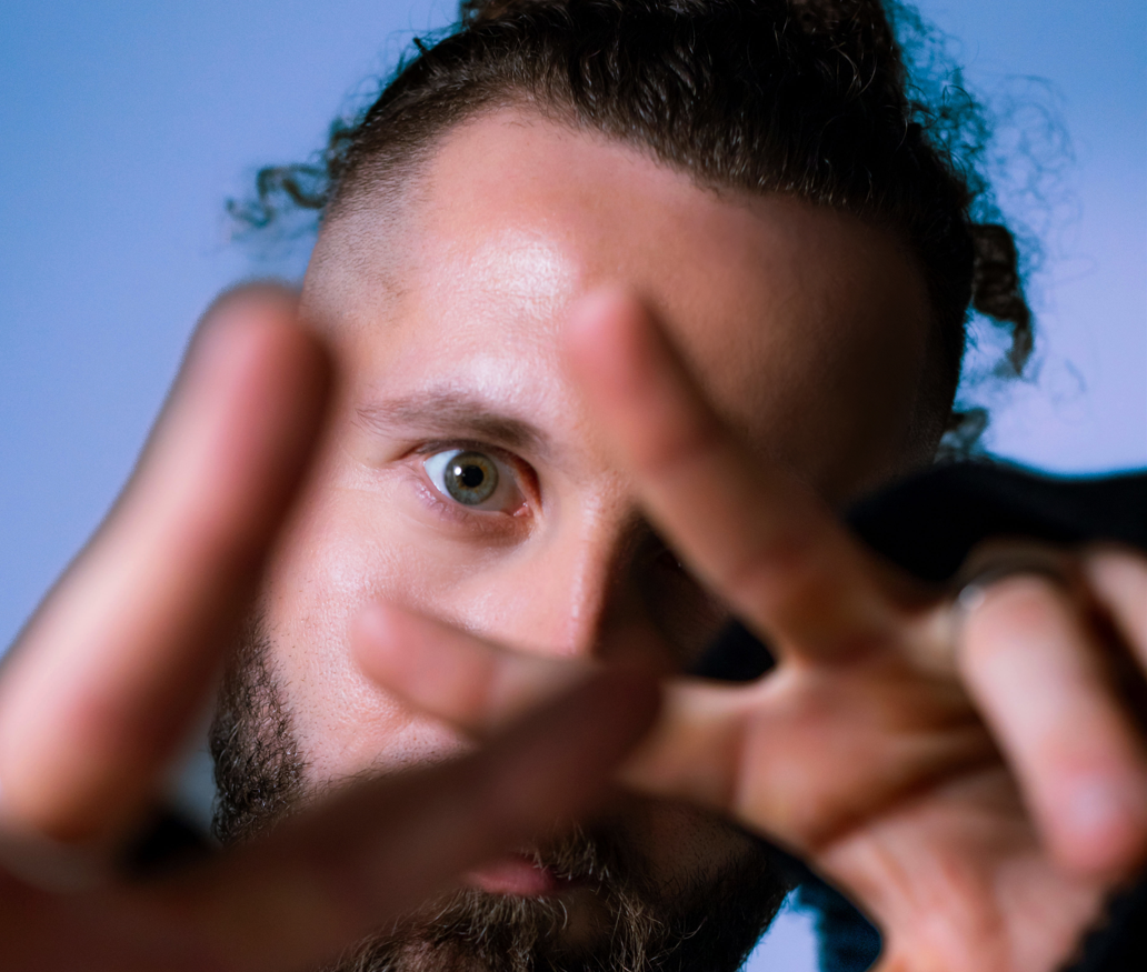 Elderbrook Reimagines a Classic: “Bette Davis Eyes” Gets an Emotional ...