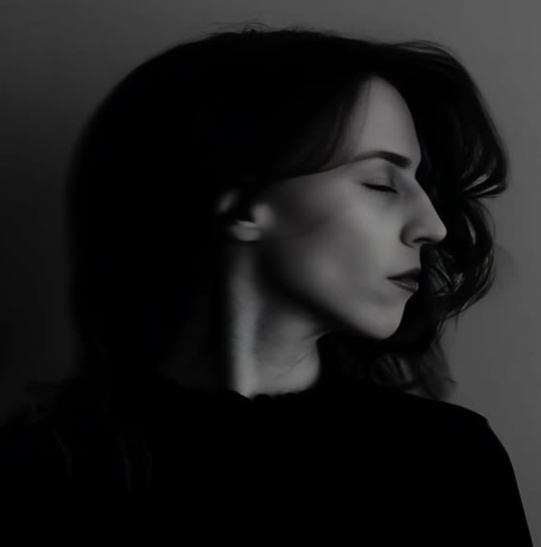 Where the Light Fades: A New Wave of Dark Pop from Delore – Voxwave ...